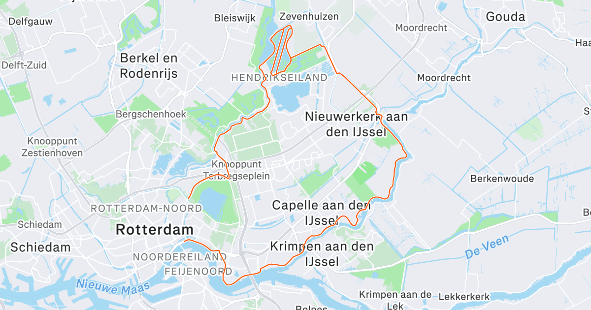 Wat eerder de deur uit, naar de roeibaan. | Strava